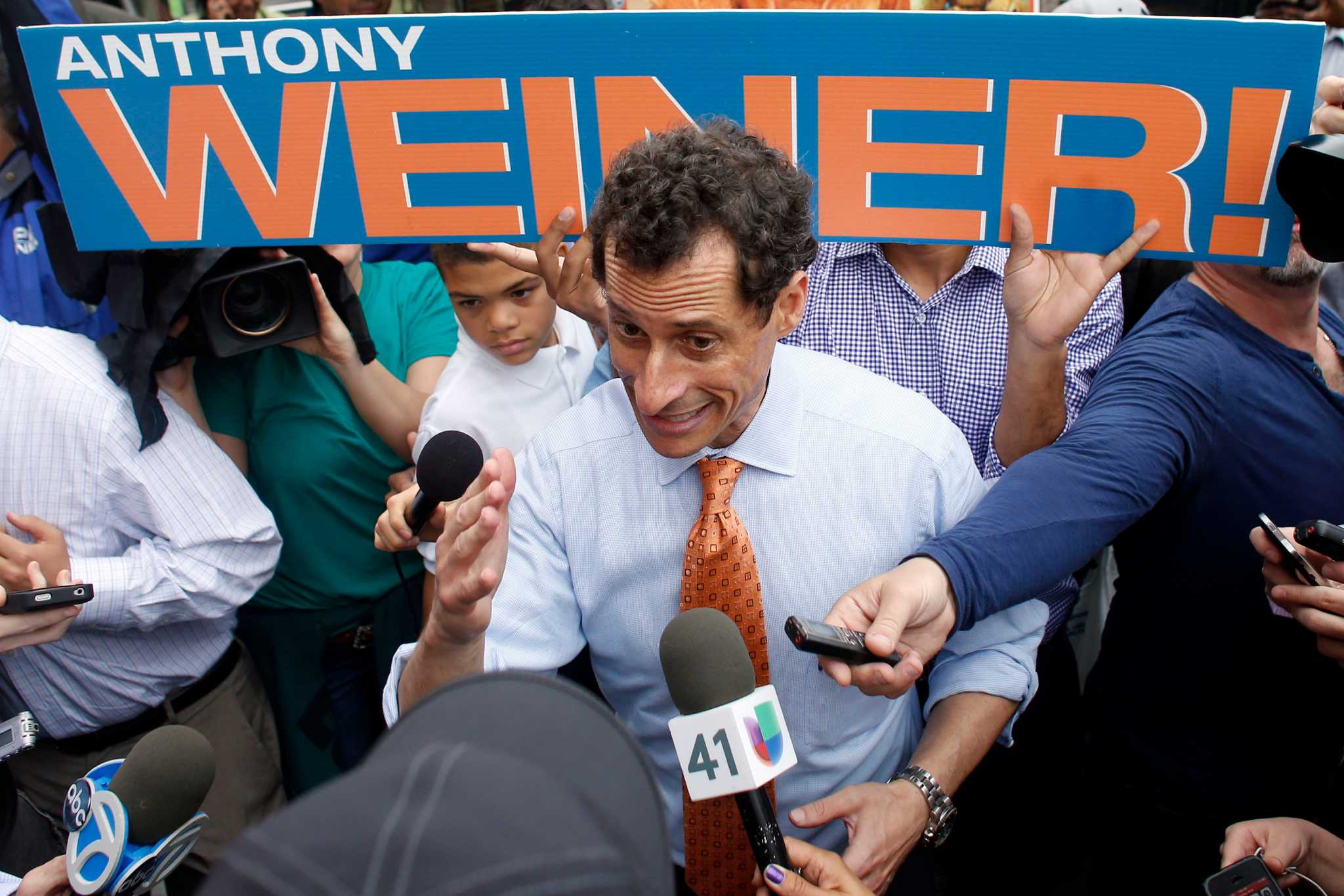 Weiner begins quest to be mayor of NYC