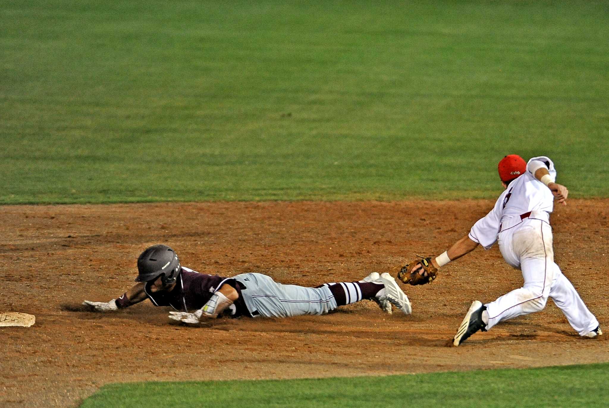Great catch leads to final out as Silsbee advances past Carthage