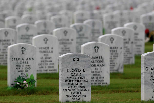 Cemetery altering policy on lettering - ExpressNews.com