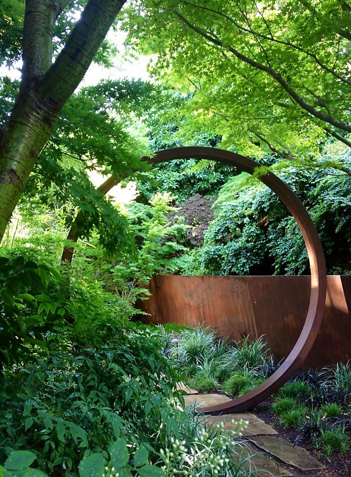 Cor-Ten steel adds life to gardens