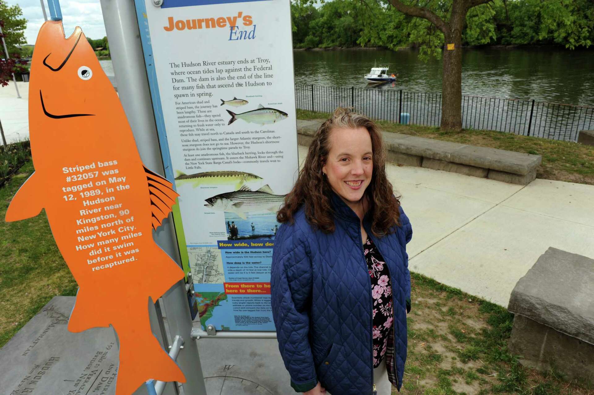 Aquarium proposal gets sharp critique
