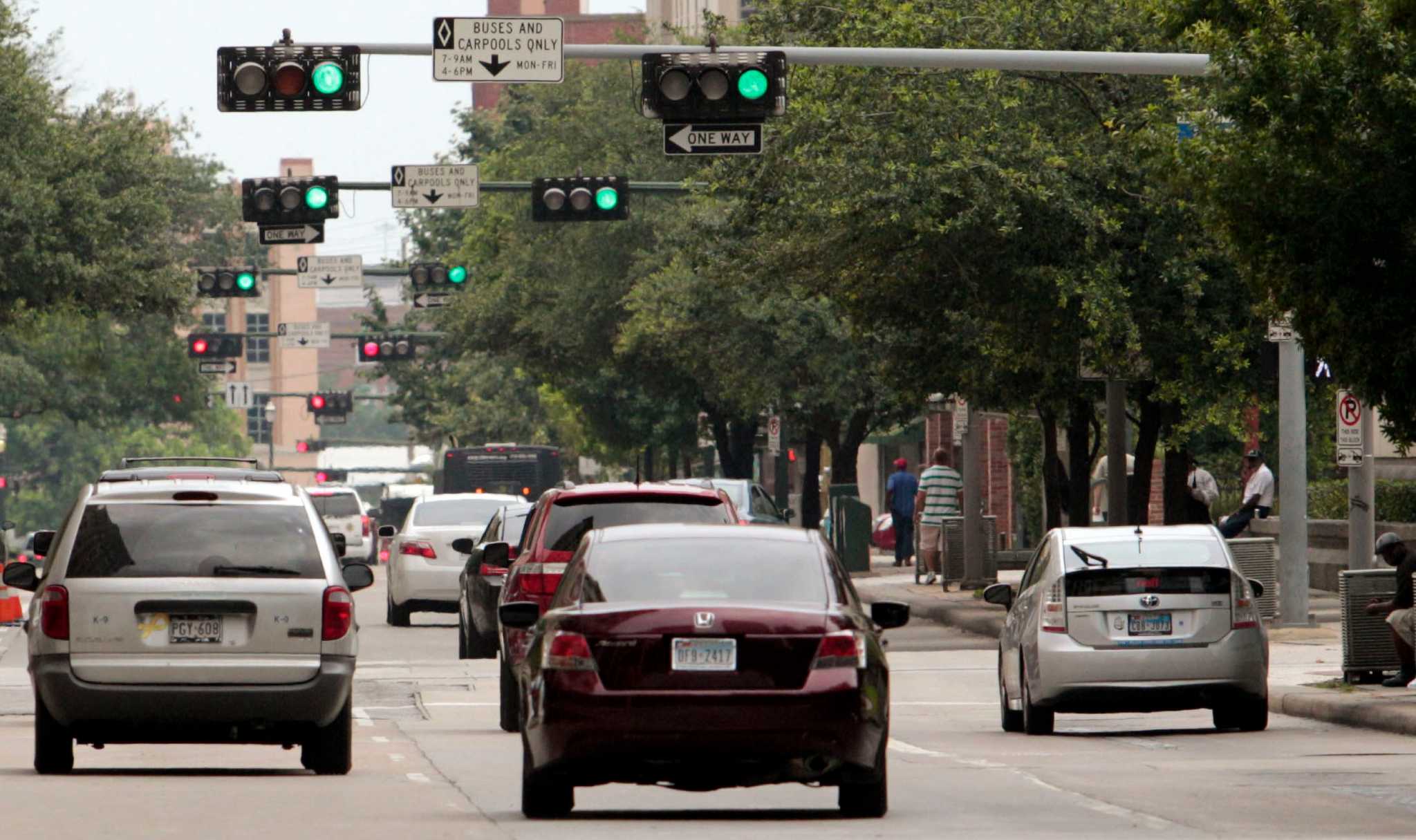 Traffic light timing keeps congestion in sync