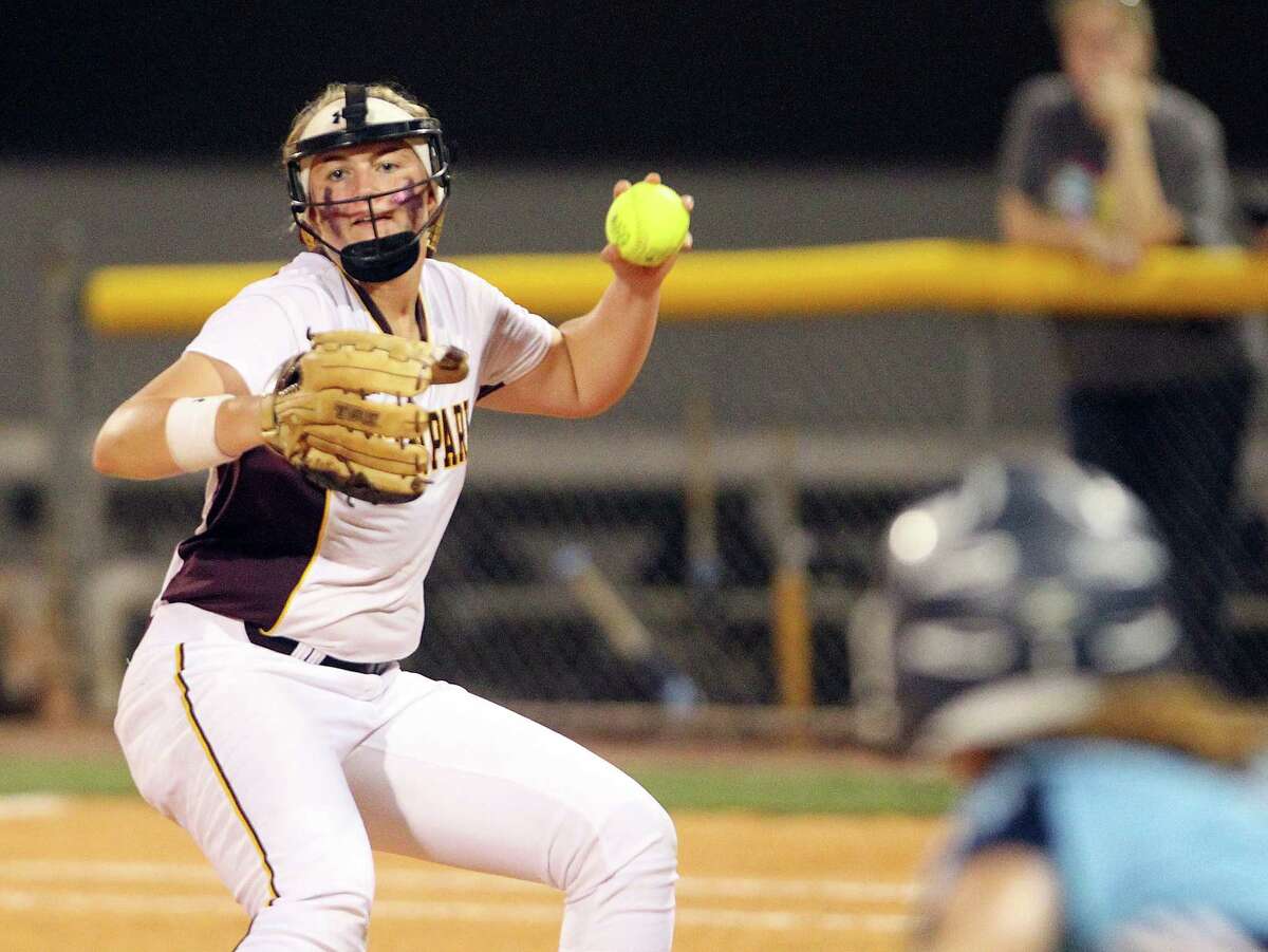 Softball: Deer Park looks to repeat titles
