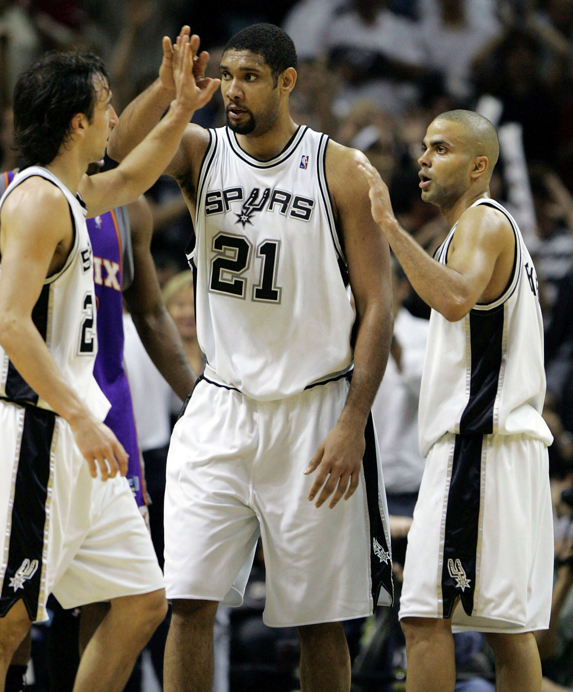Ginobili blessed Spurs fans with pure photo of him and Tim Duncan