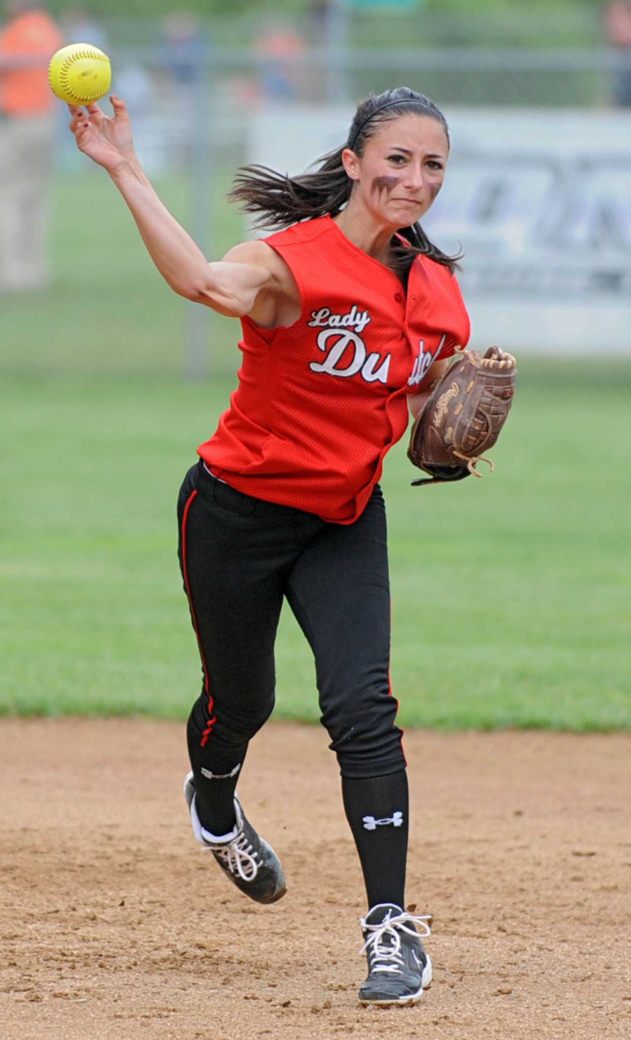 Lady Dutch use two hits wisely