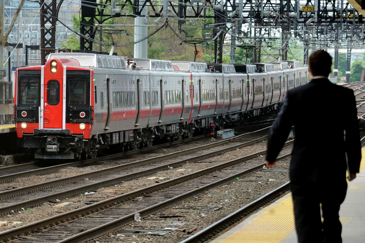 New Metro-North cars breakdown rate still high