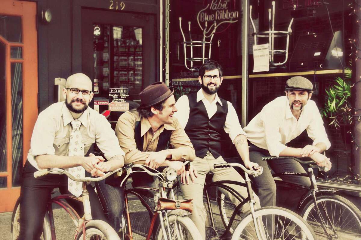 The Steel Wheels rolling into Kerrville