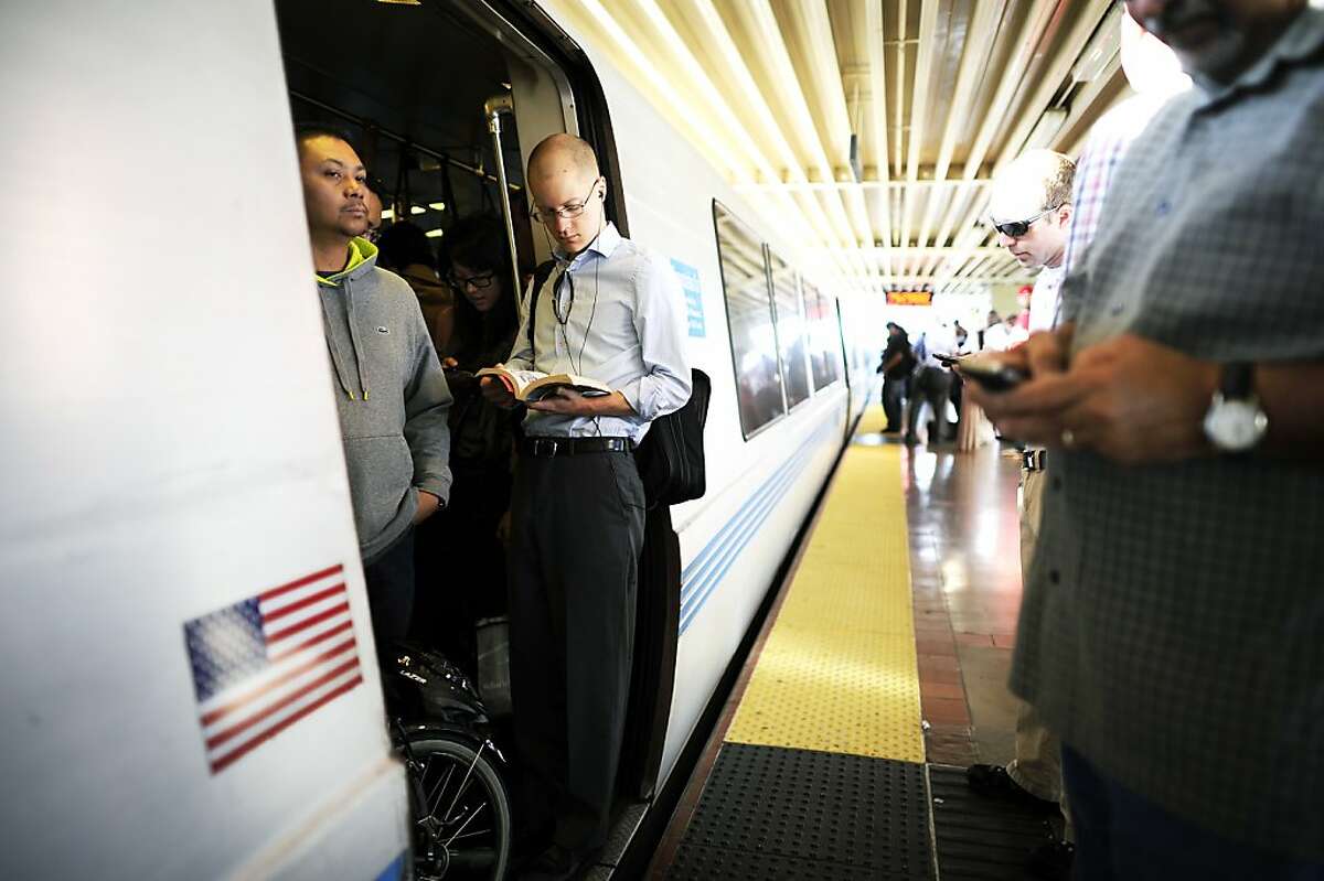 BART reopens Transbay Tube track