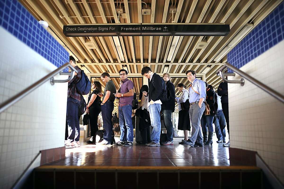 BART reopens Transbay Tube track