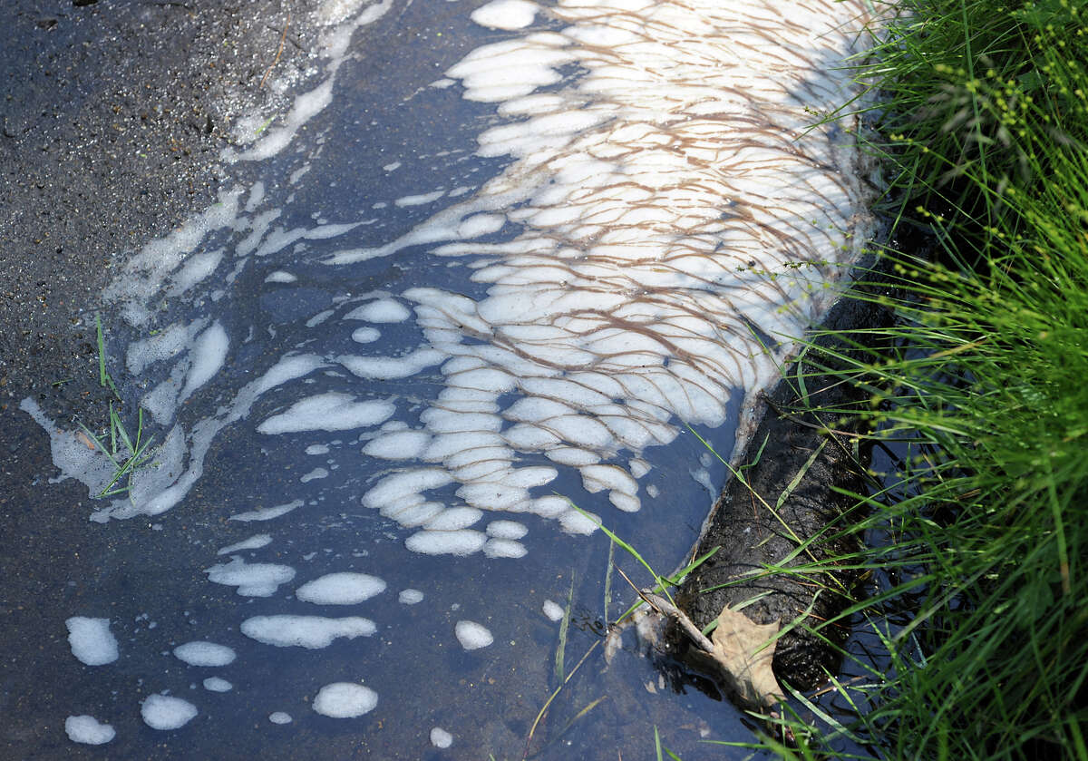 Town preparing $100,000 probe on Binney Pond sedimentation