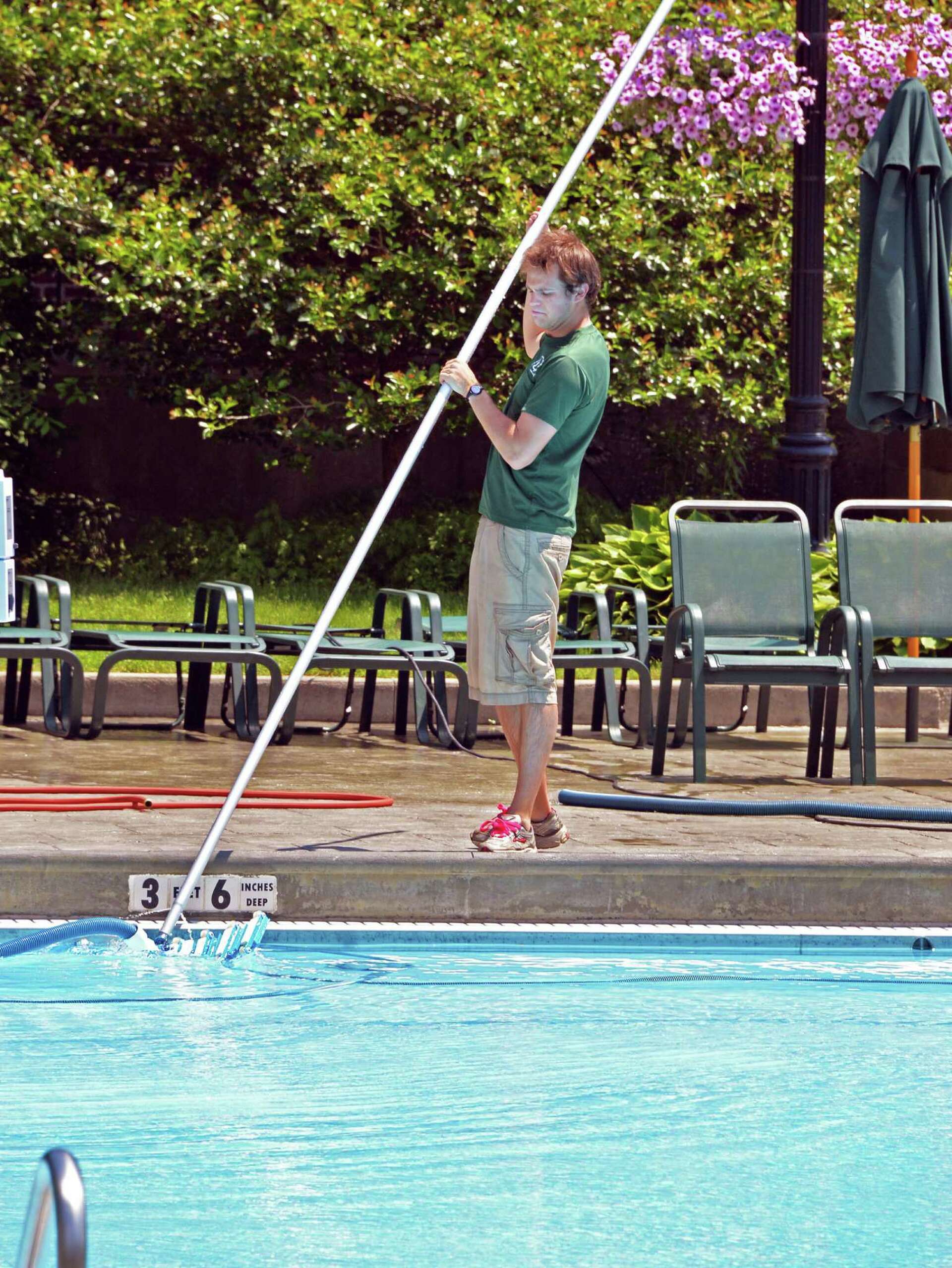 Photos: Victoria Pool opens