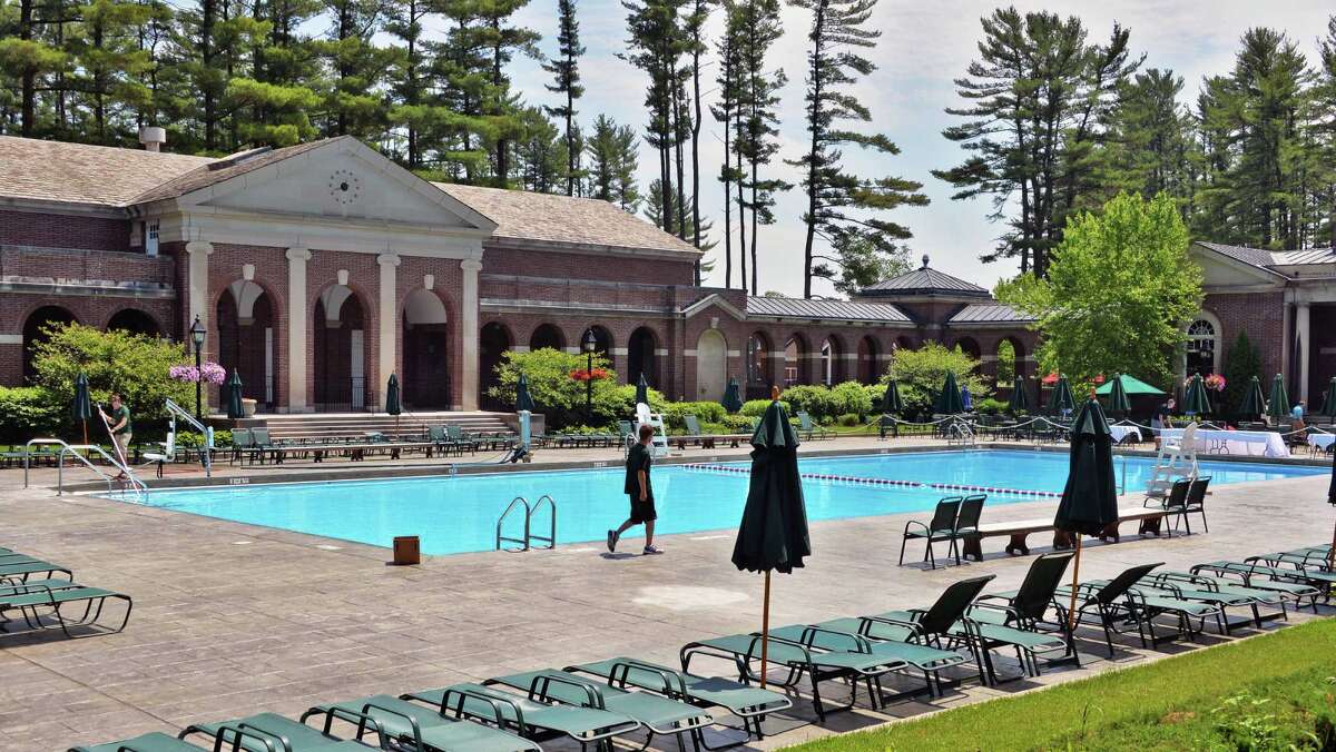 Photos: Victoria Pool opens