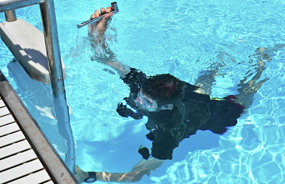 Photos: Victoria Pool opens