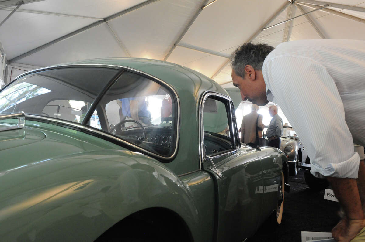 Auto auction, show hits with car crowd