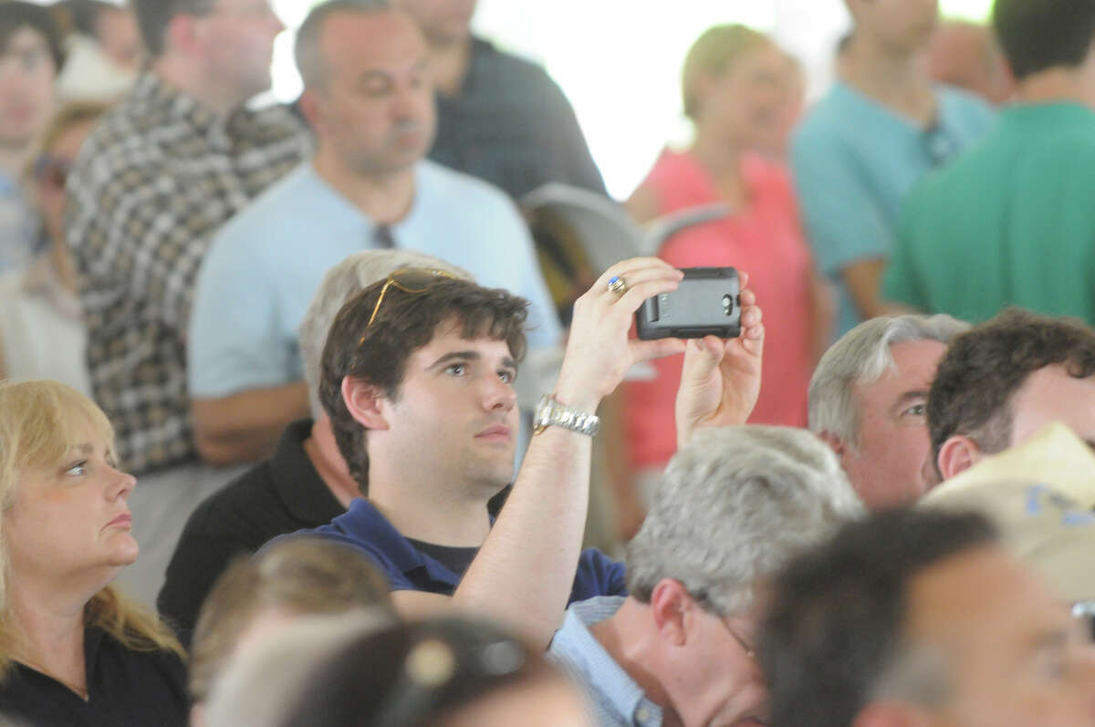 Auto auction, show hits with car crowd