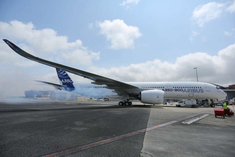 First flight of Airbus A350 - seattlepi.com