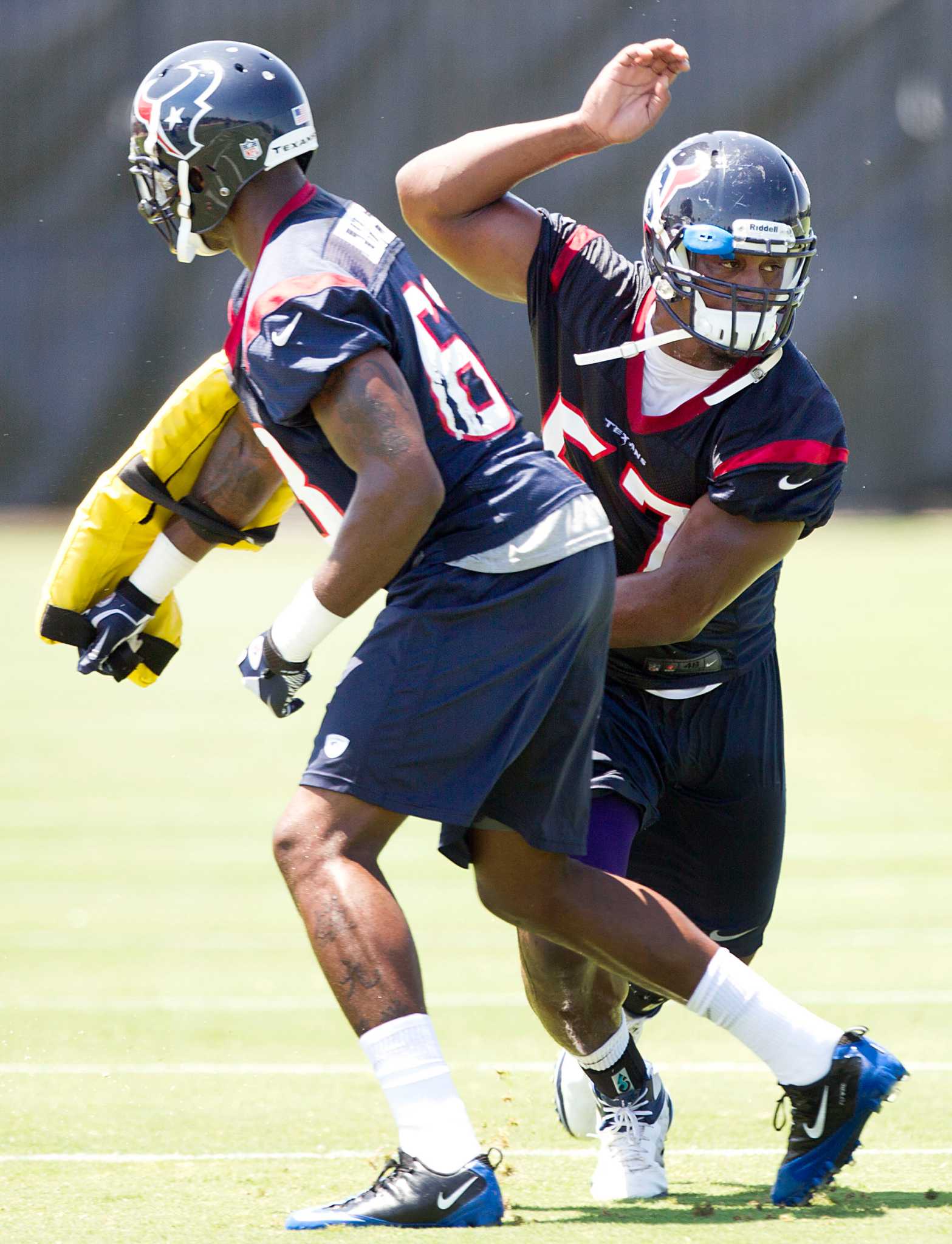 Rookie linebacker eager to fit in on Texans' defense