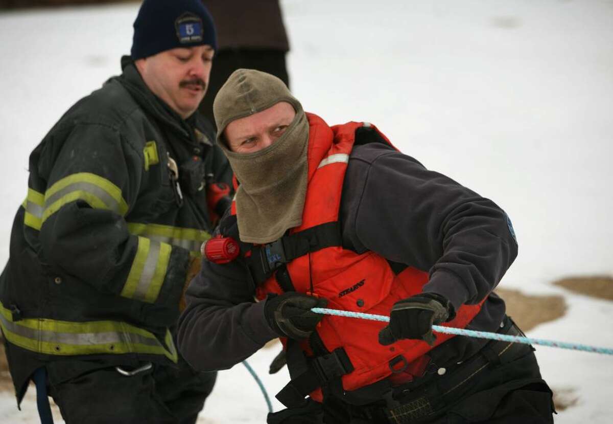 Firefighters train to get ice-rescue operations down cold
