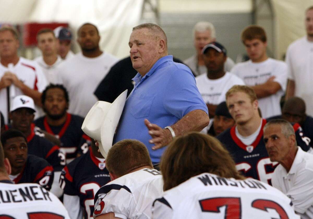 Old photo shows a different side of Bum Phillips