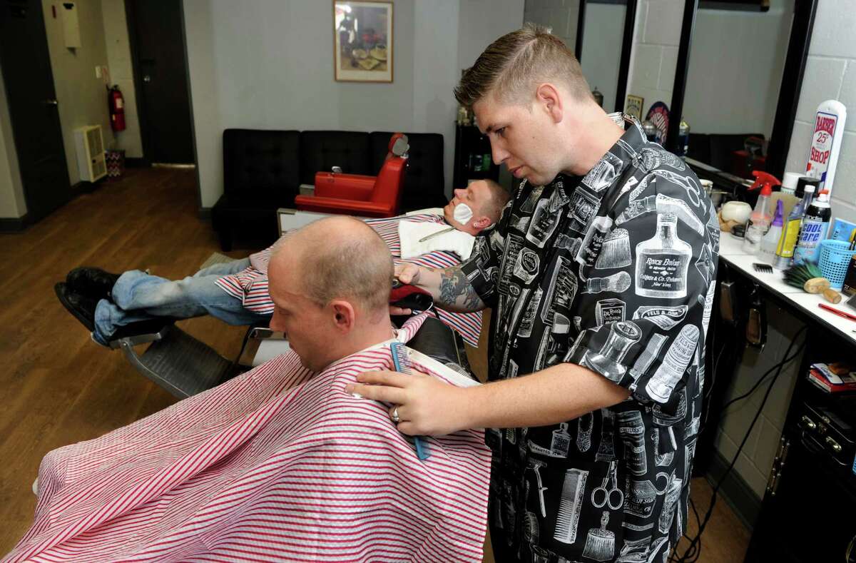 Gary's Barber Shop opens in Brookfield