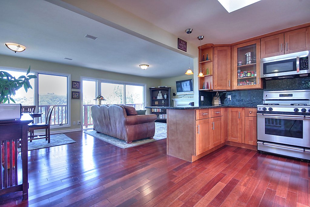 Price Point: $1.099 million