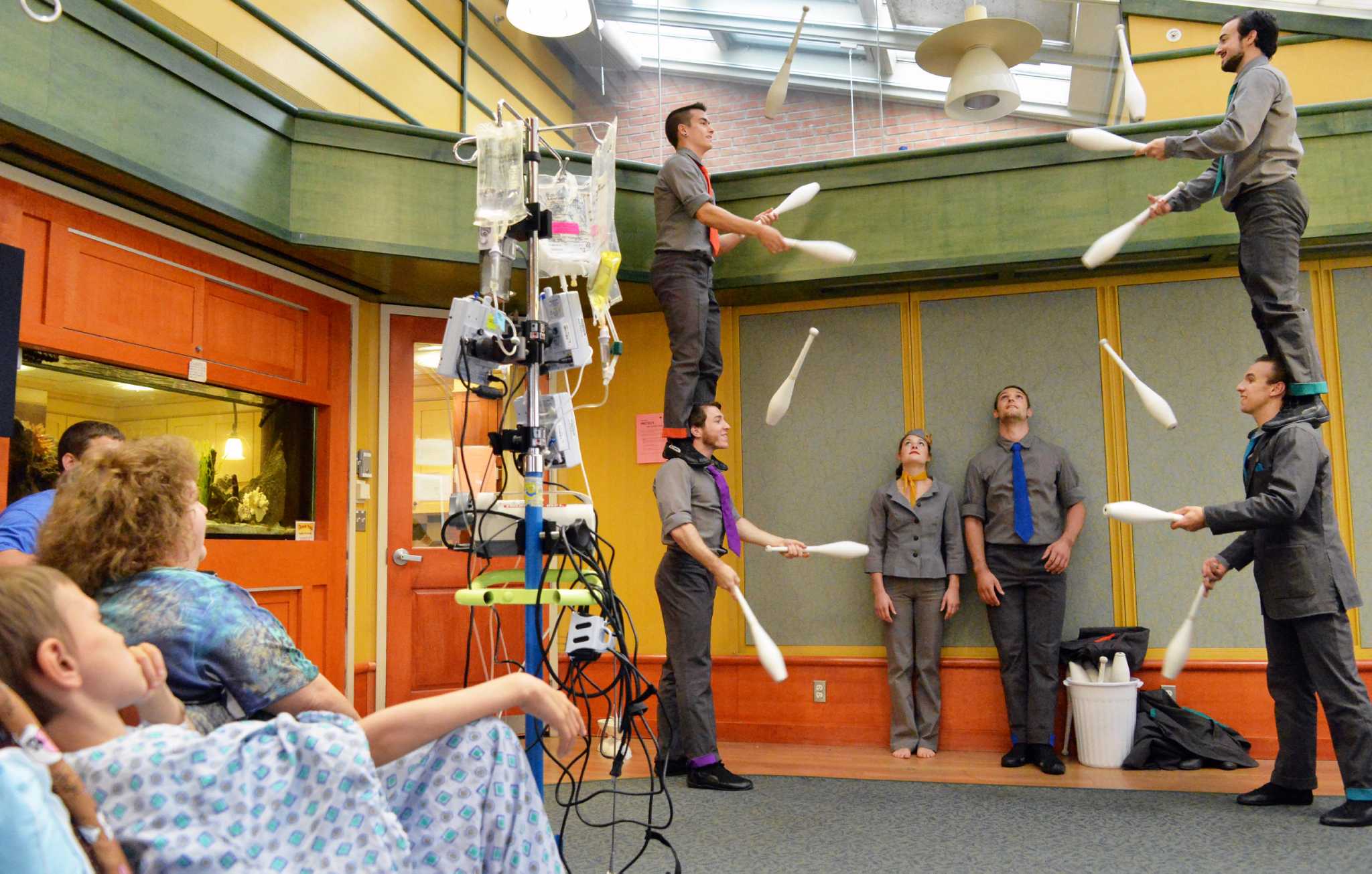 Cirque Eloize entertains young patients