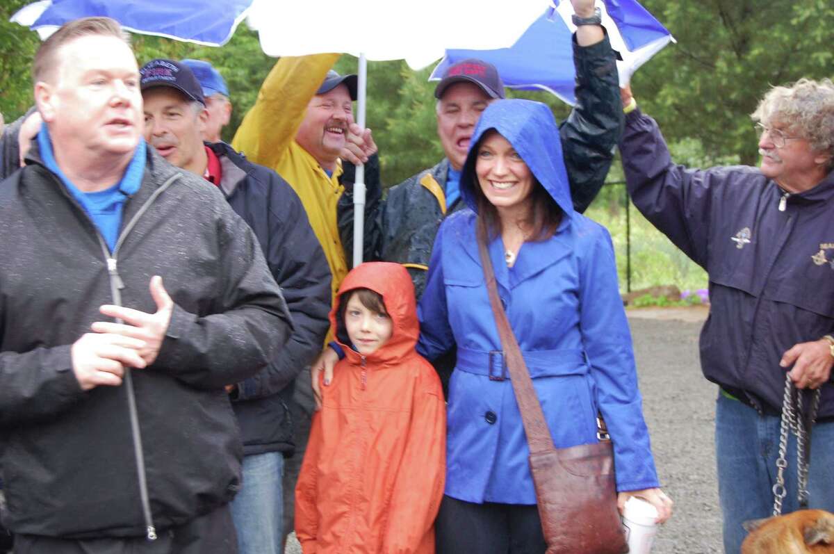 Heaven's teardrops? Rain falls as work starts on Sandy Hook victim's ...