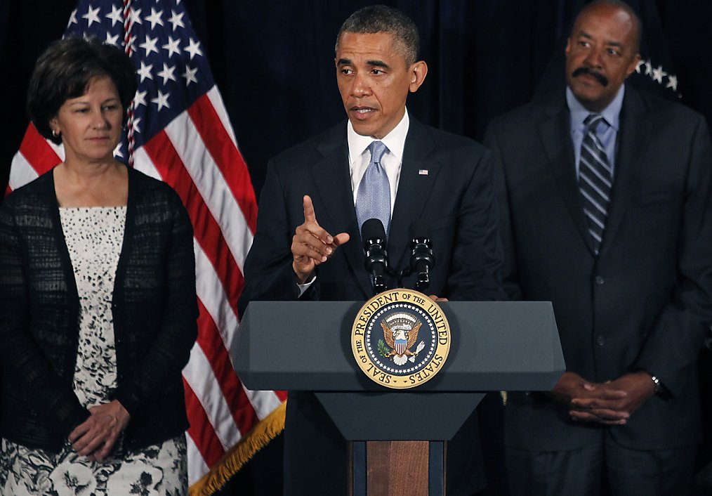 Obama defends collecting phone data