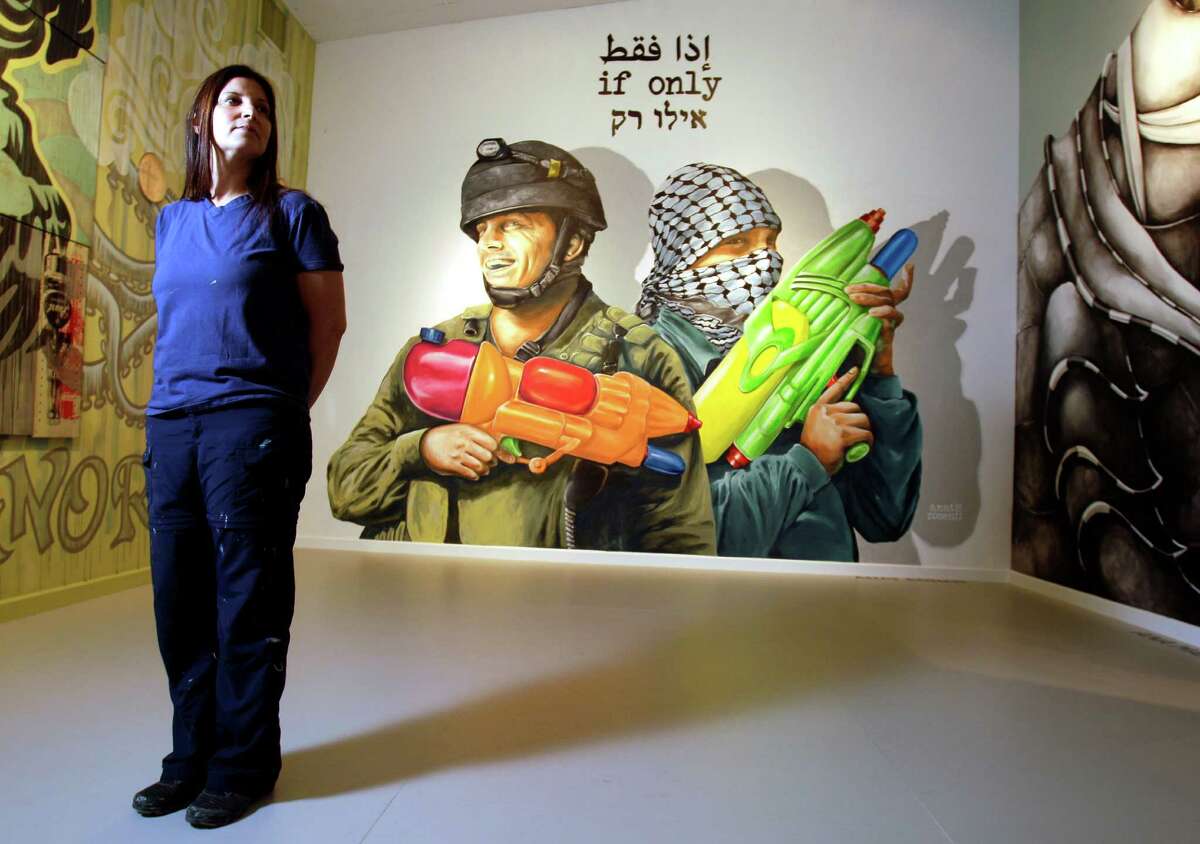 Street artist Anat Ronen brings her art indoors to Station exhibit