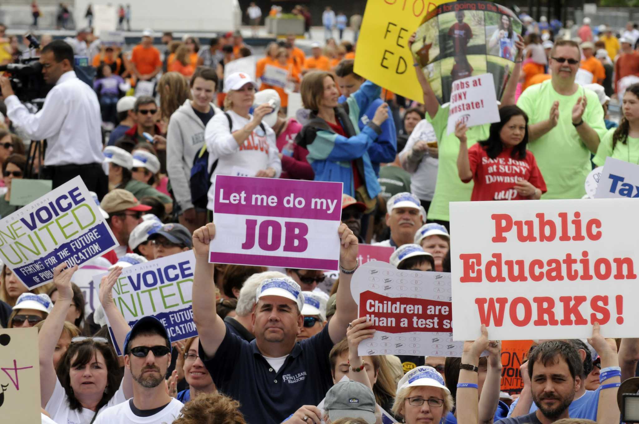 Rally: Standardized tests must go