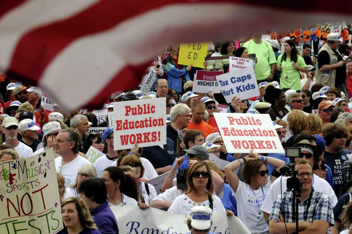 Rally: Standardized tests must go