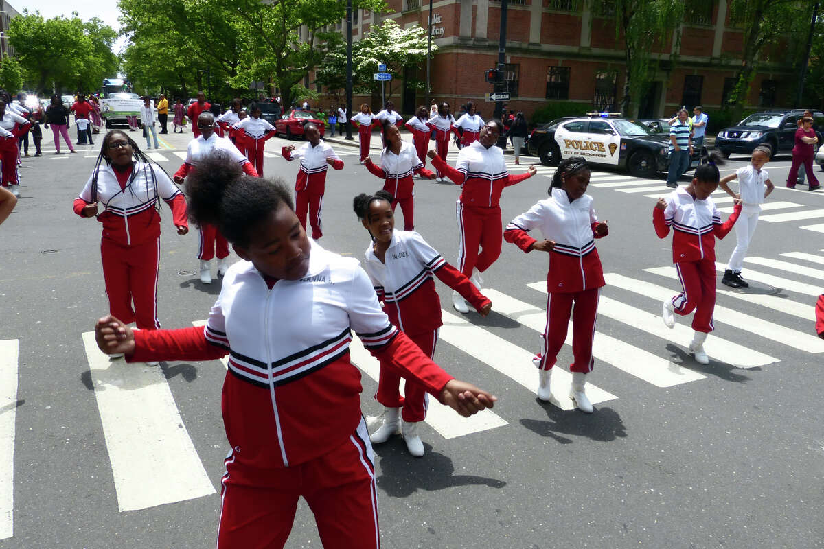 Hundreds turn out for Juneteenth parade
