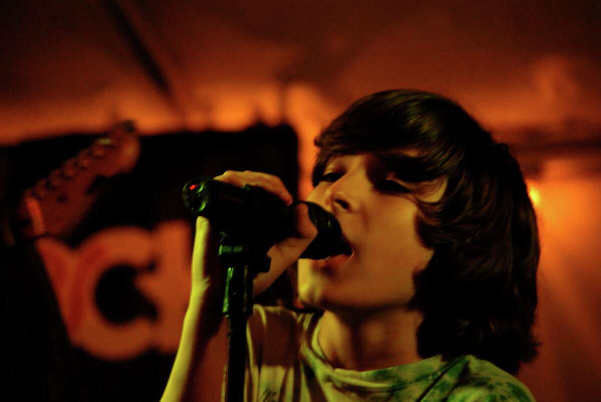 Rain doesn't halt library BBQ