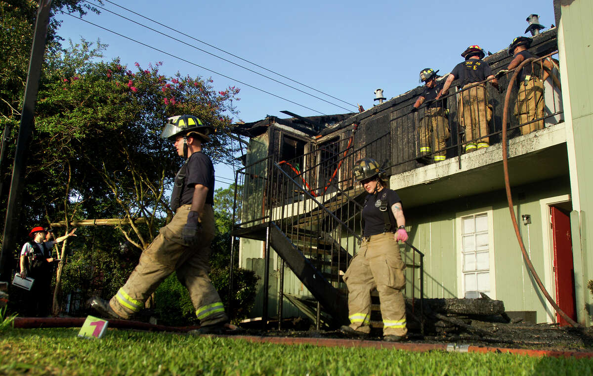 Officials find cause of Houston apartment fire, call in arson team