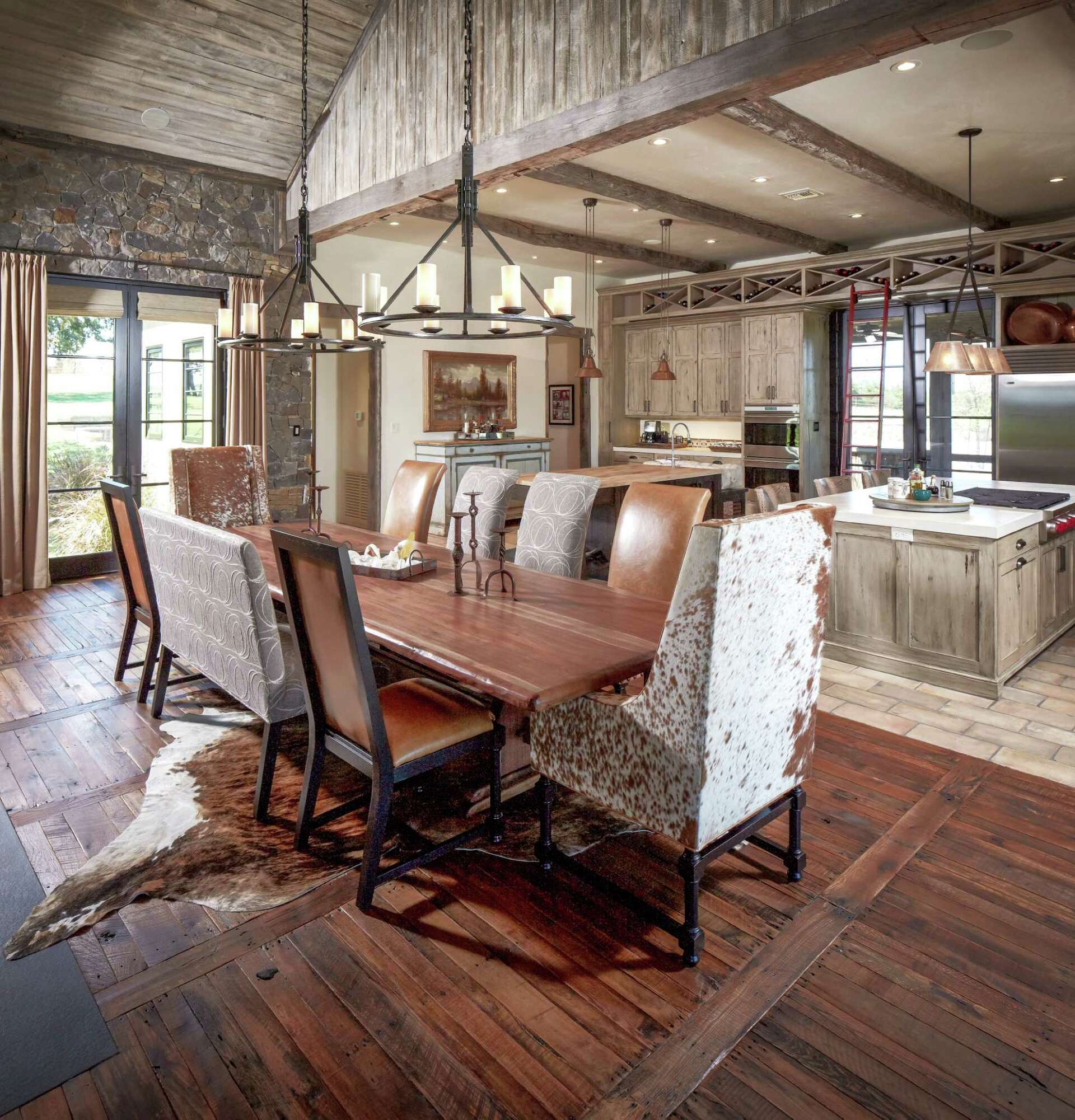 Wild West flavor fills Houston couple's weekend ranch