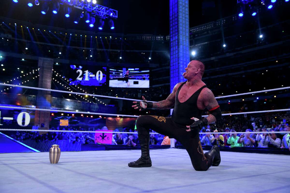 The Undertaker shows he's one of the good guys