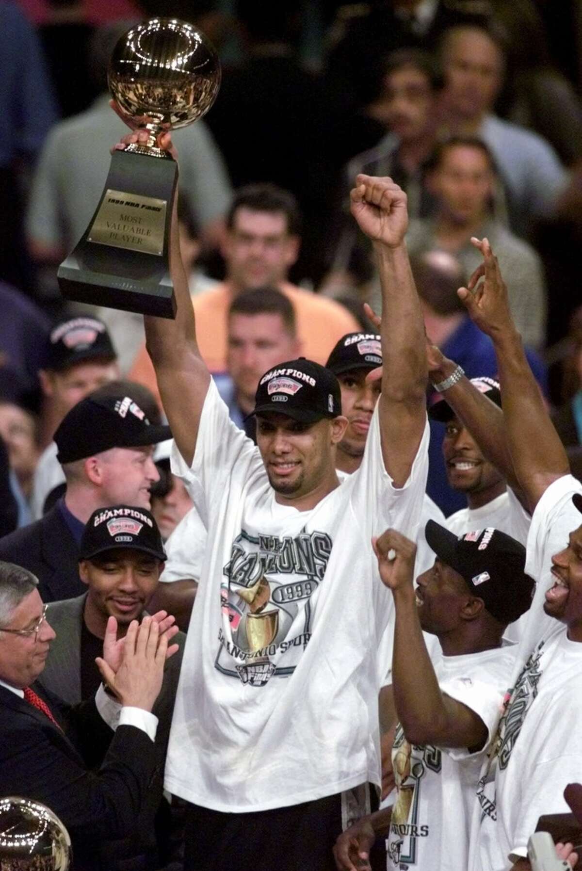 Obama to host Spurs at White House to celebrate championship