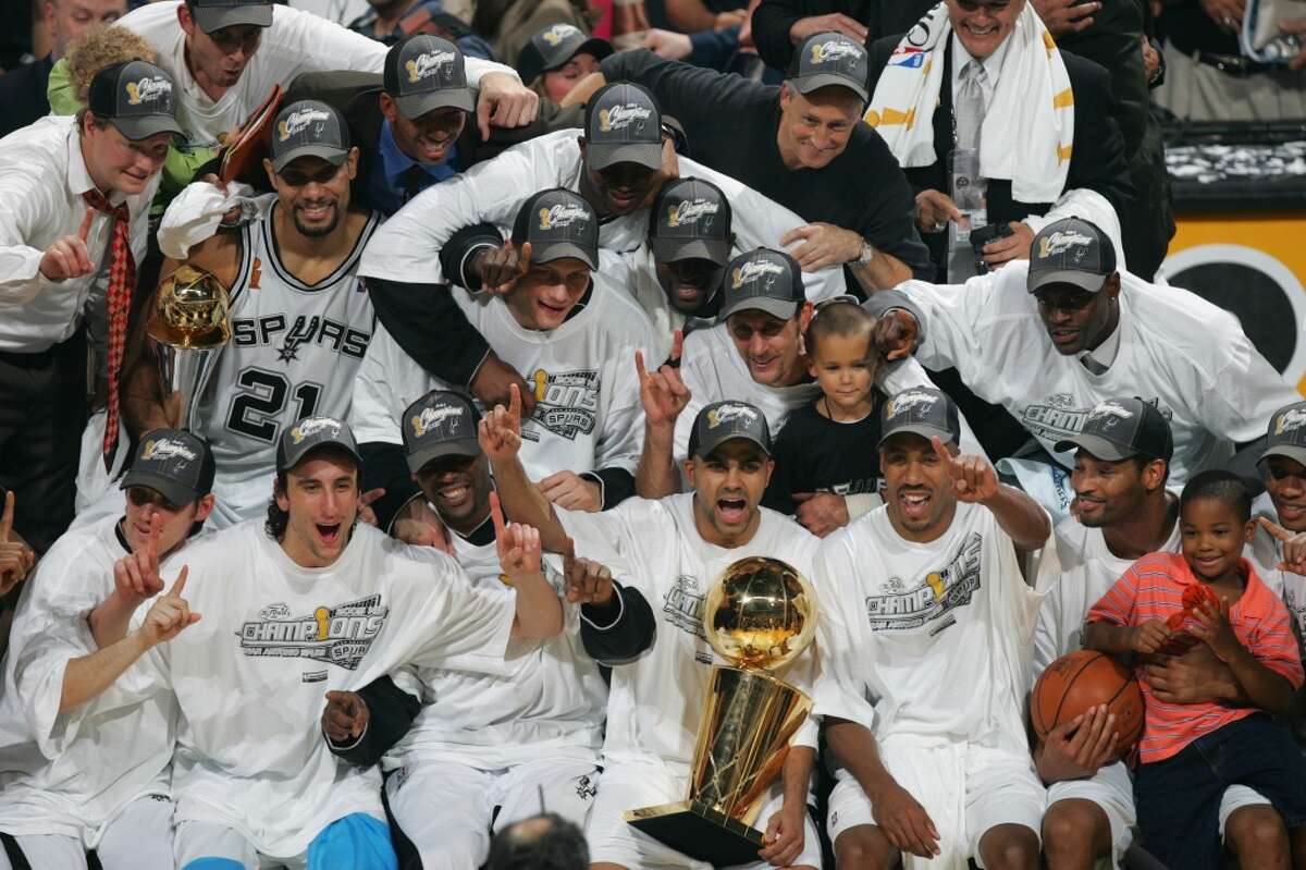 Obama to host Spurs at White House to celebrate championship
