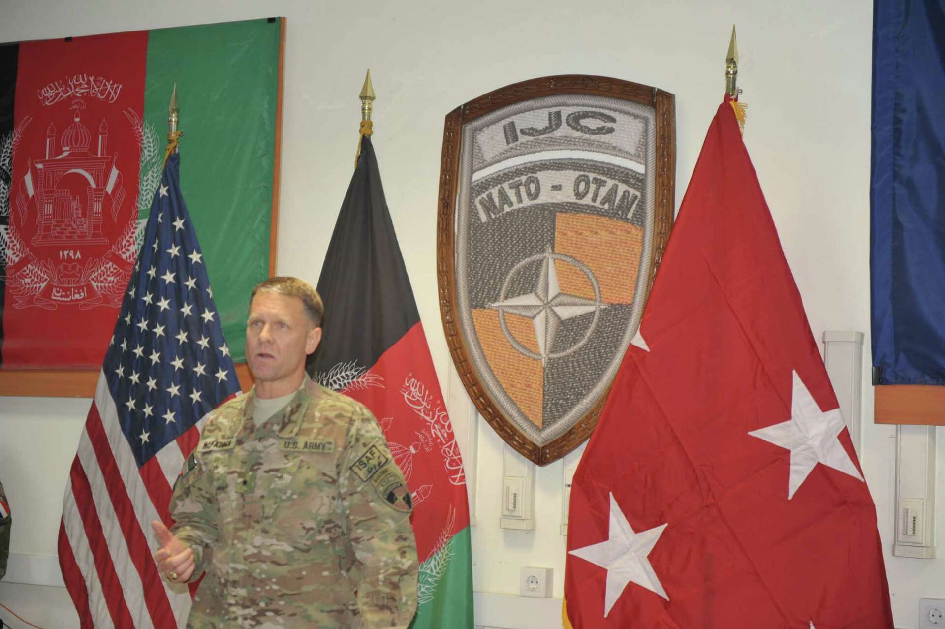 From newspaper boy to Army general