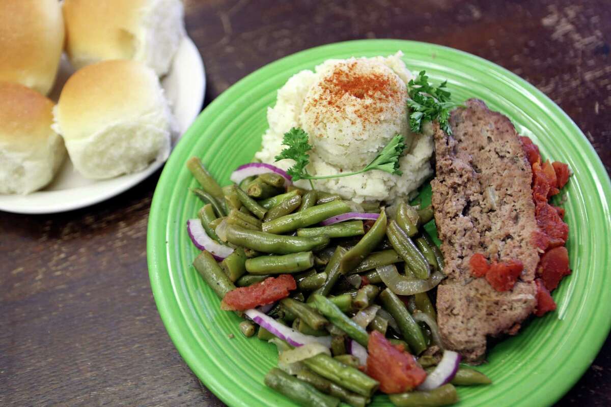 Iconic San Antonio bakery, sandwich shop closes
