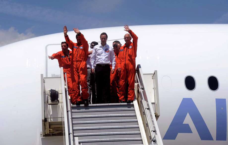 First flight of Airbus A350 - seattlepi.com