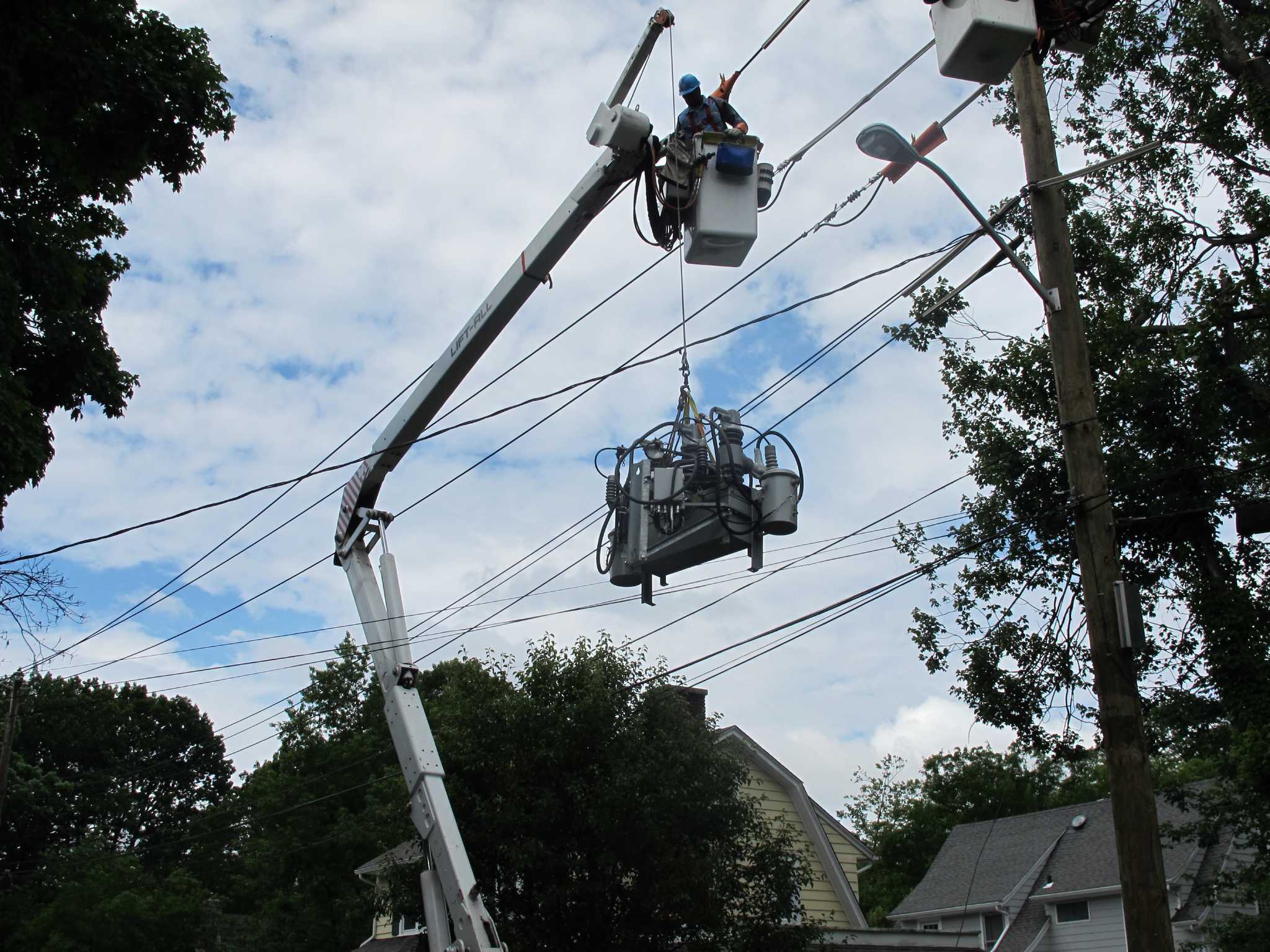 Con Ed installing switches in NY to limit failures