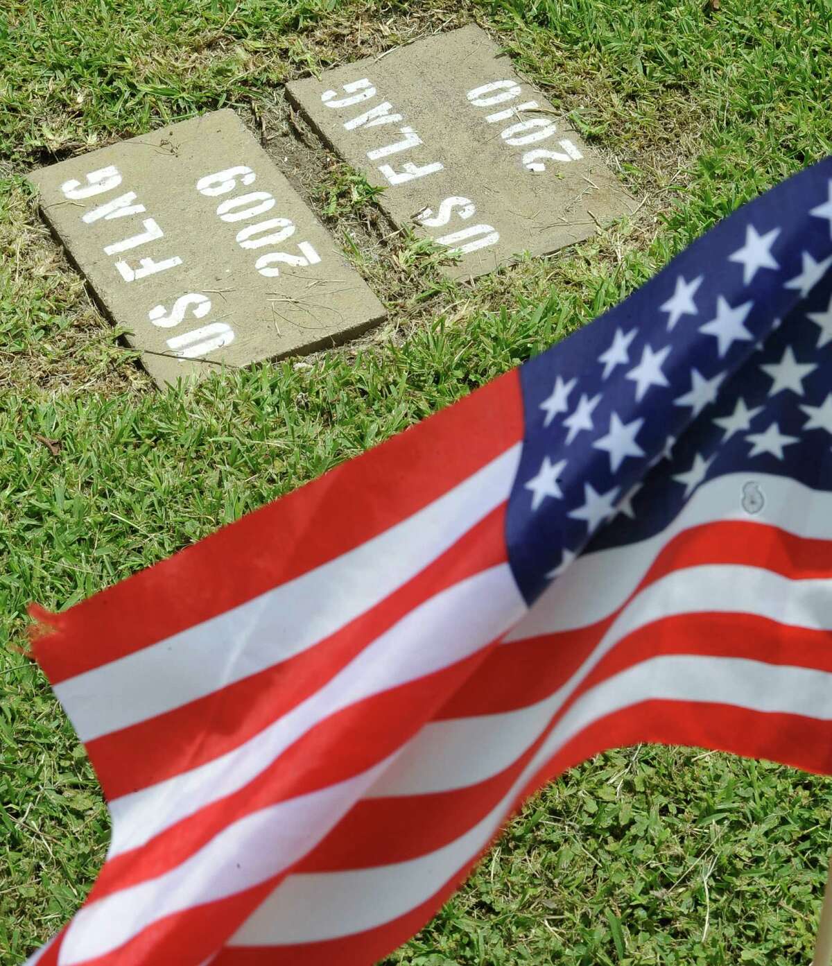 Orange military group marks Flag Day with ceremony