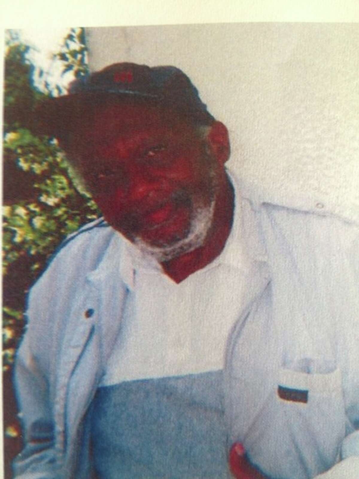 Oakland police search for missing man with dementia
