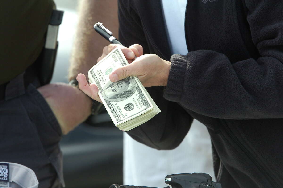 'Handsome Bandit' calls himself a victim of the system