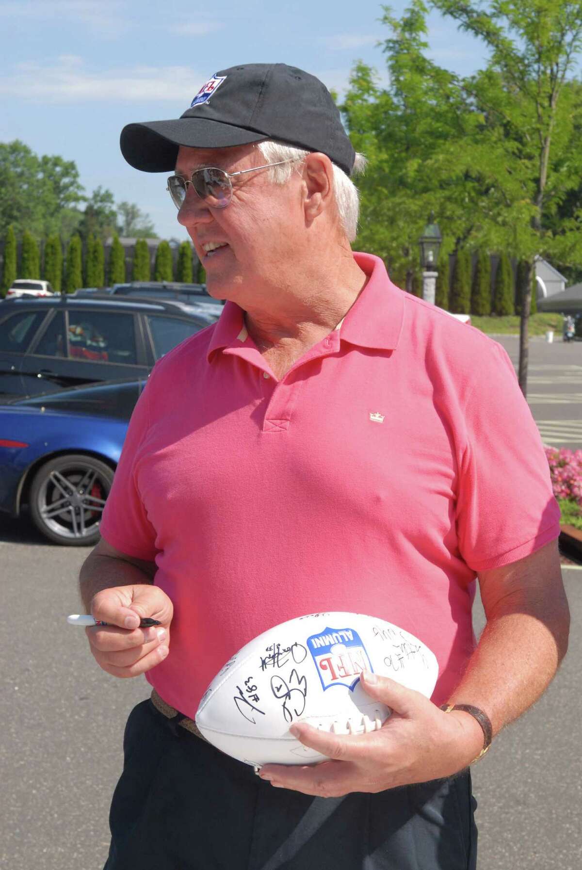 Giants' Herzlich attends NFL Alumni Connecticut Chapter's Charity Golf ...