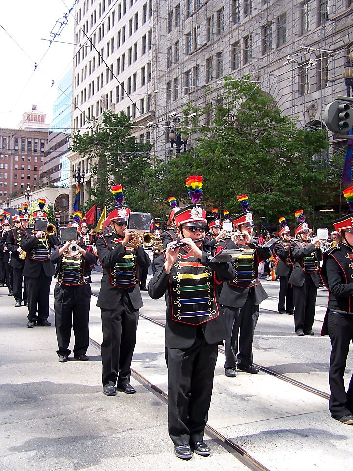 SF Lesbian/Gay Freedom Band playing with choruses