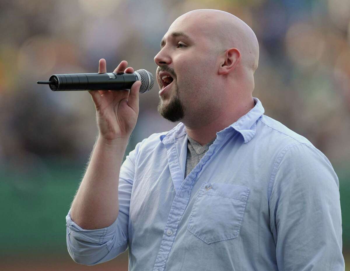 Fans give 'Cats loud welcome