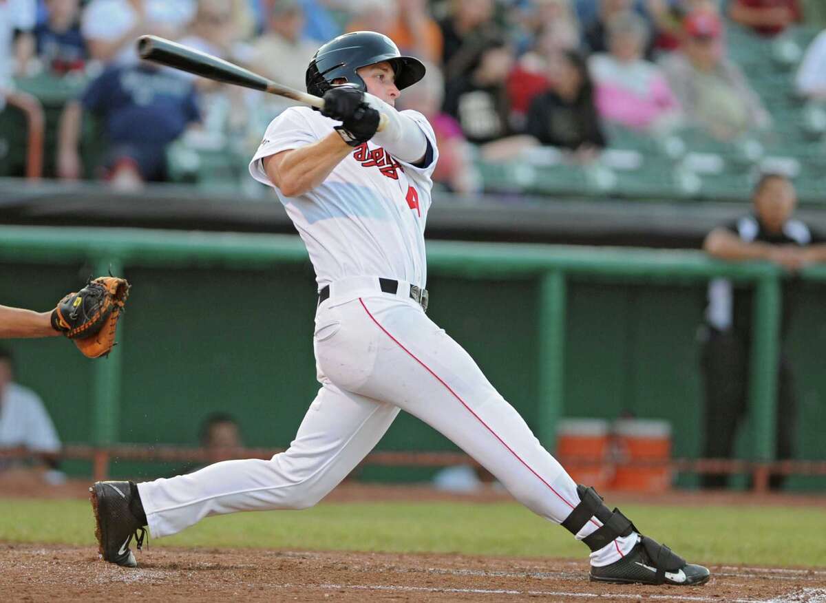 Fans give 'Cats loud welcome