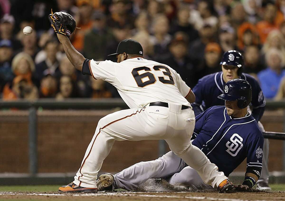 Giants can't catch break, Padres win 5-3